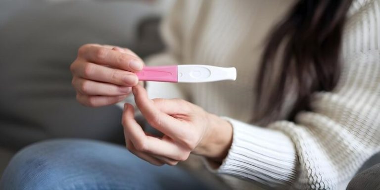 Hamil Tapi Haid: Penyebab, Gejala, dan Penanganan