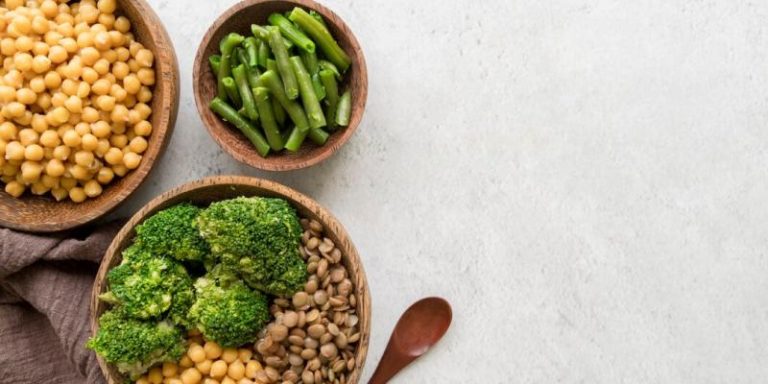 Fitoestrogen: Manfaat, Risiko & Pengaruh terhadap Kesehatan
